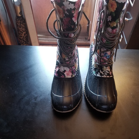 Jands | Shoes | Rubber Boots With Pretty Flower | Poshmark